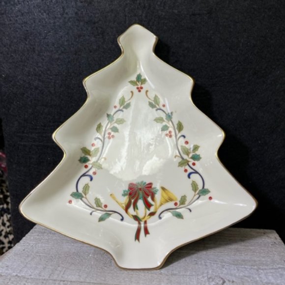 Mikasa | Holiday | Mikasa Holiday Elegance Christmas Tree Tray | Poshmark
